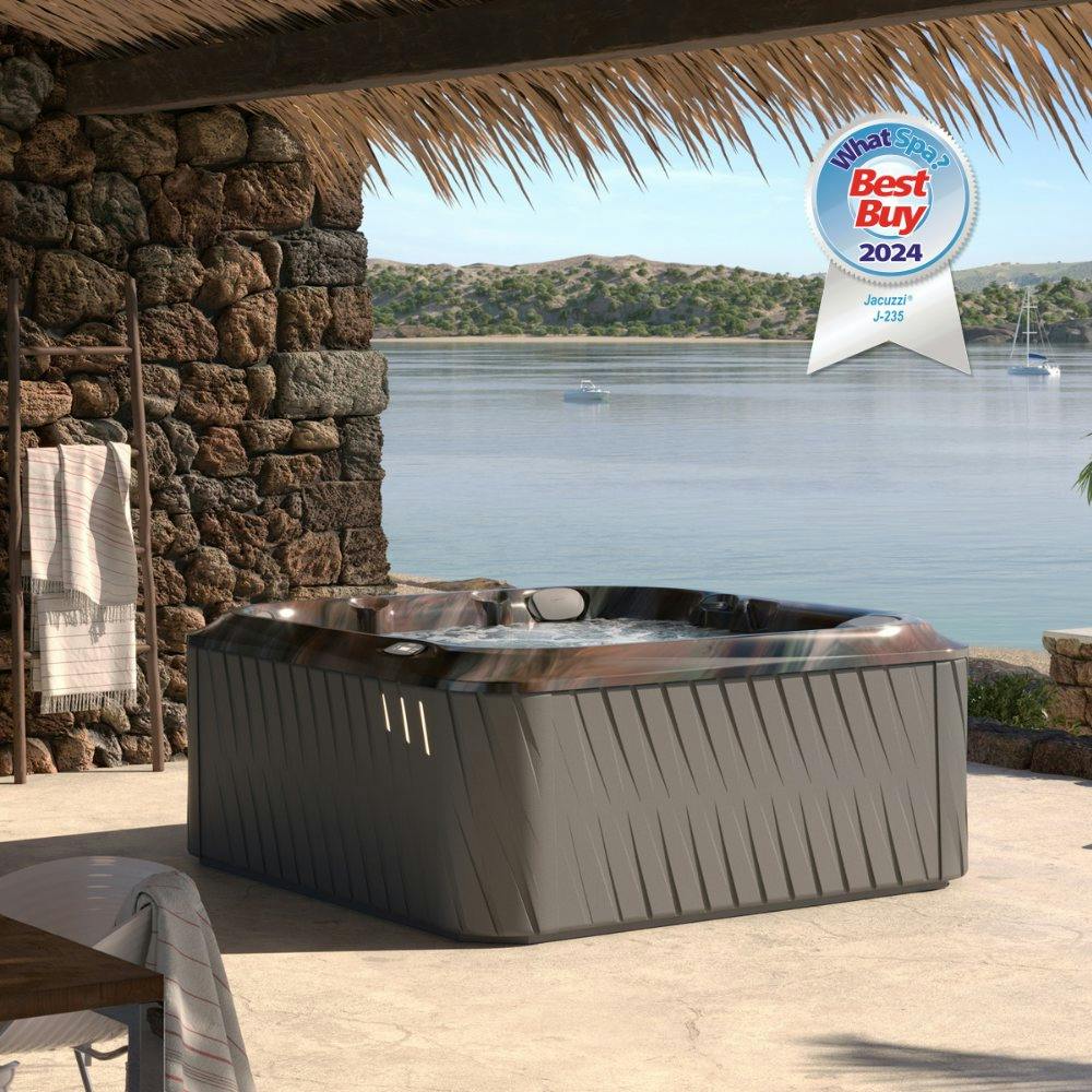 Hot Tubs | Outdoor, Garden & Home Hot Tub | Jacuzzi® UK